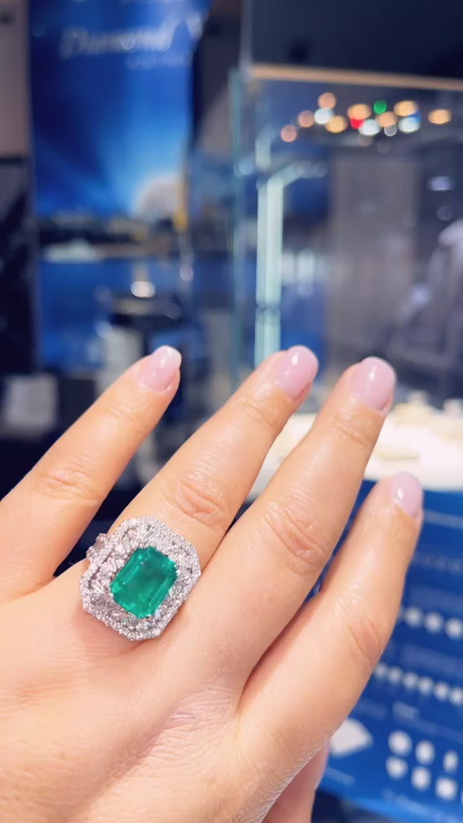 Emerald & Diamonds "Anna" Ring – Diamond World Antwerp